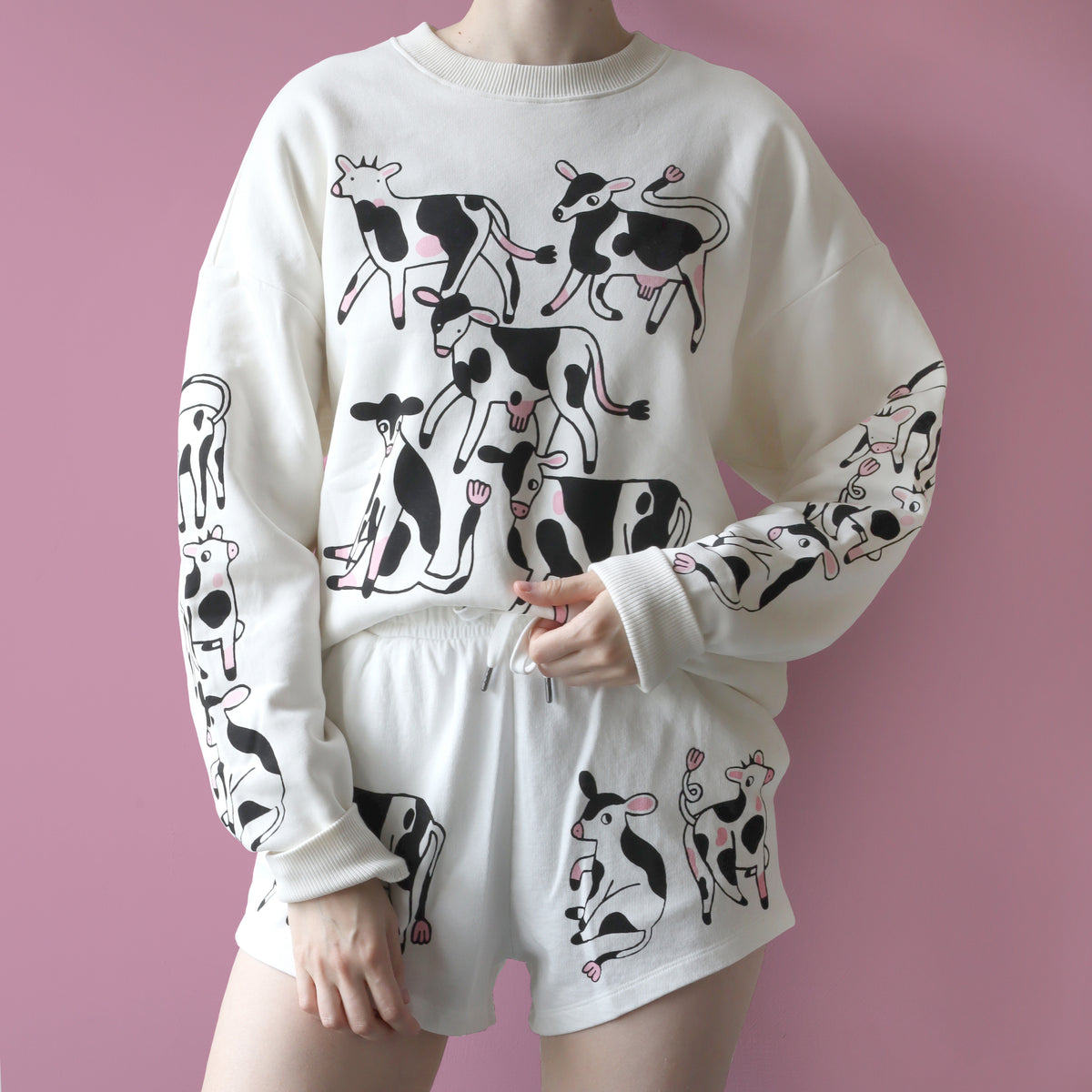Full Length Off White COW Sweatshirt – Eva Stalinski